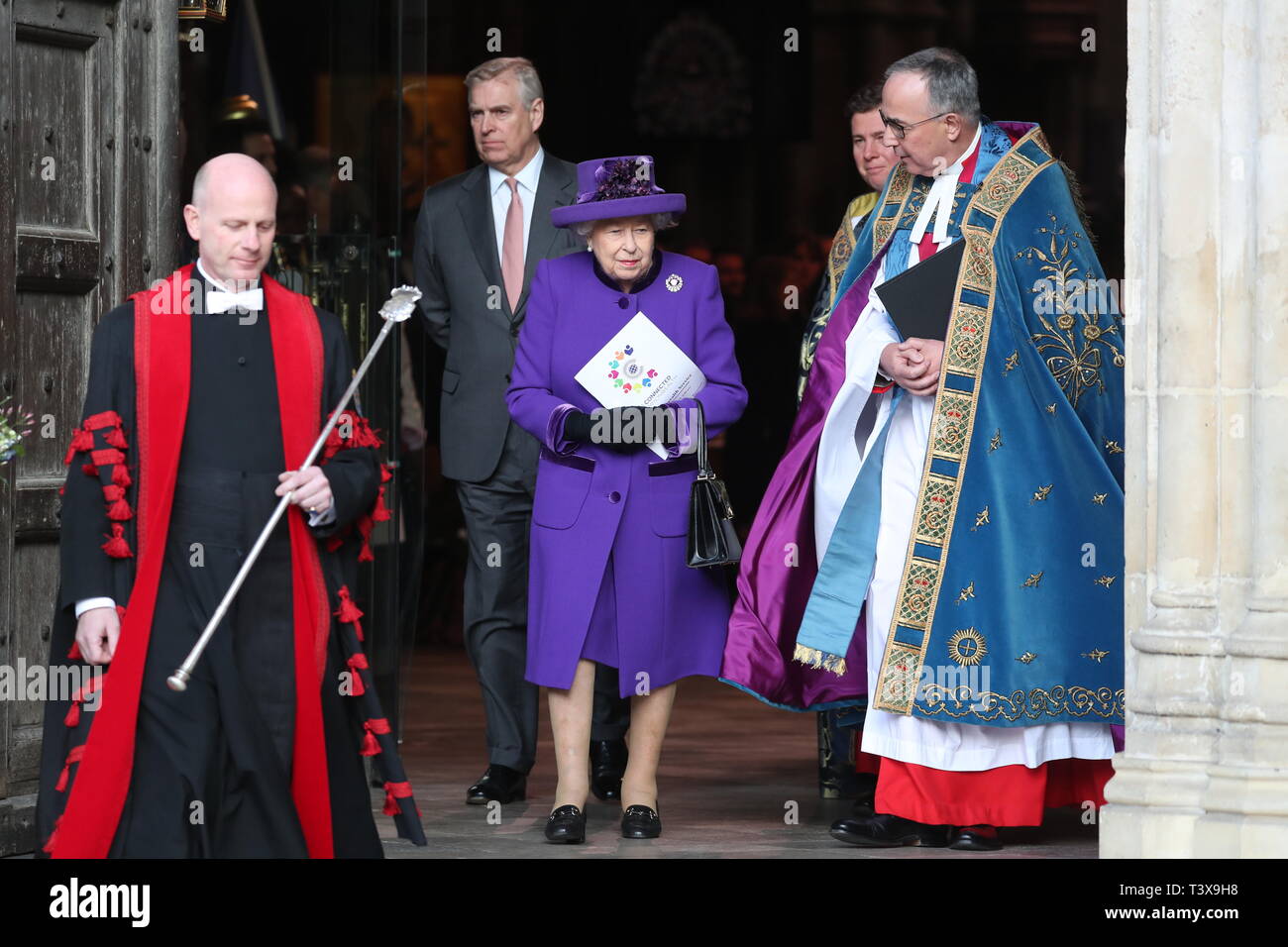 Queen elizabeth ii attends commonwealth service westminster abbey hi ...