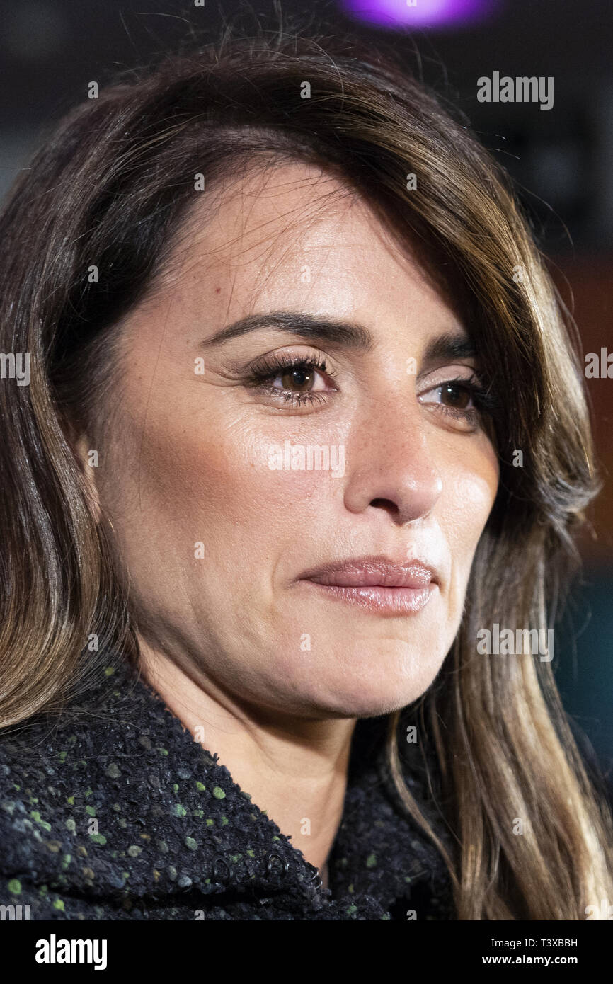 Penelope Cruz attends the Union De Actores Awards at the Circo Price ...