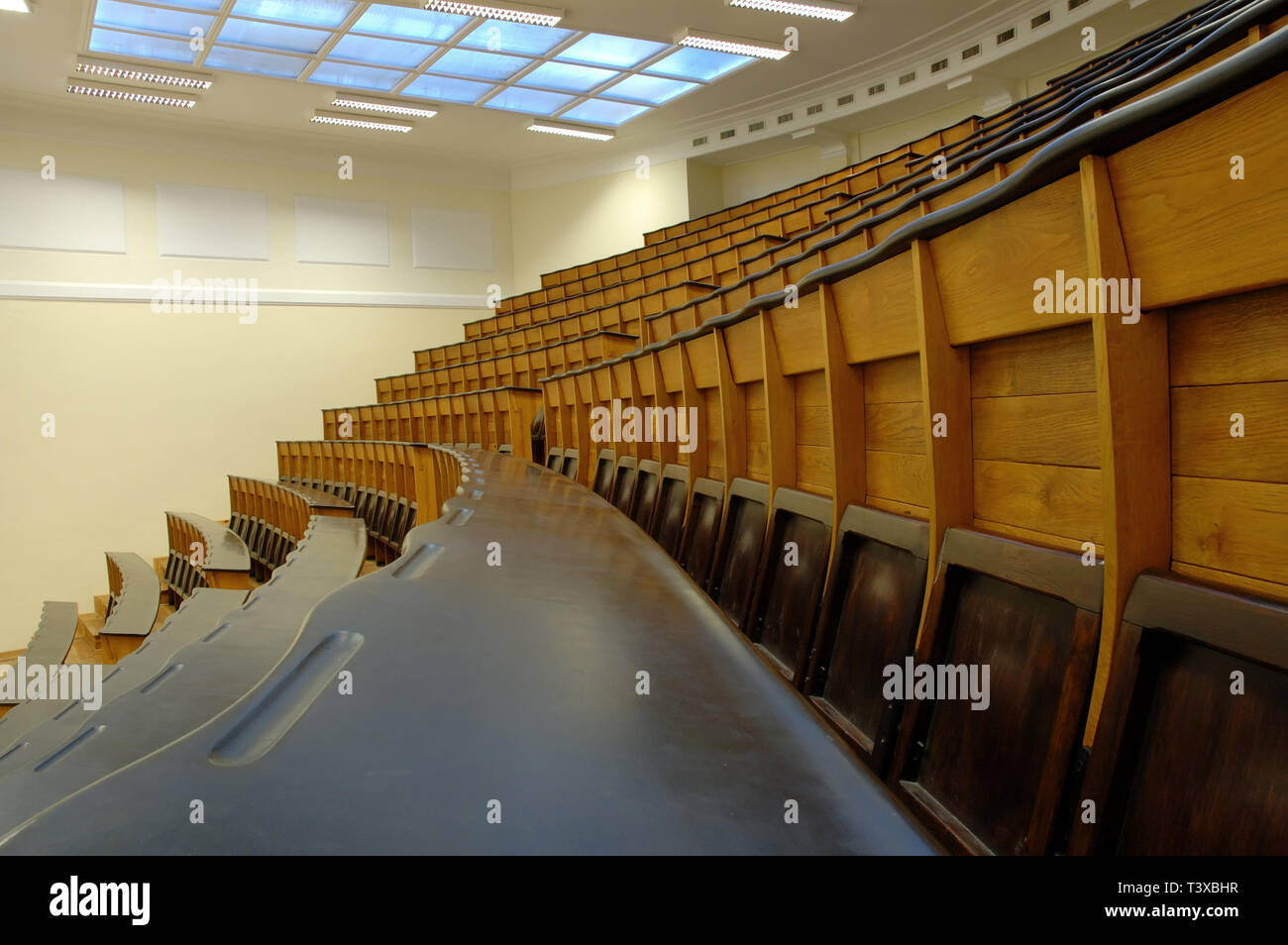 Lecture hall university interior hi-res stock photography and images ...