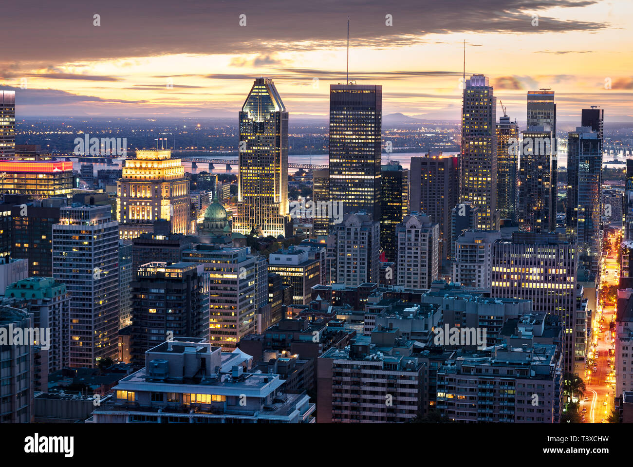 Rooftop panorama montreal hi-res stock photography and images - Alamy