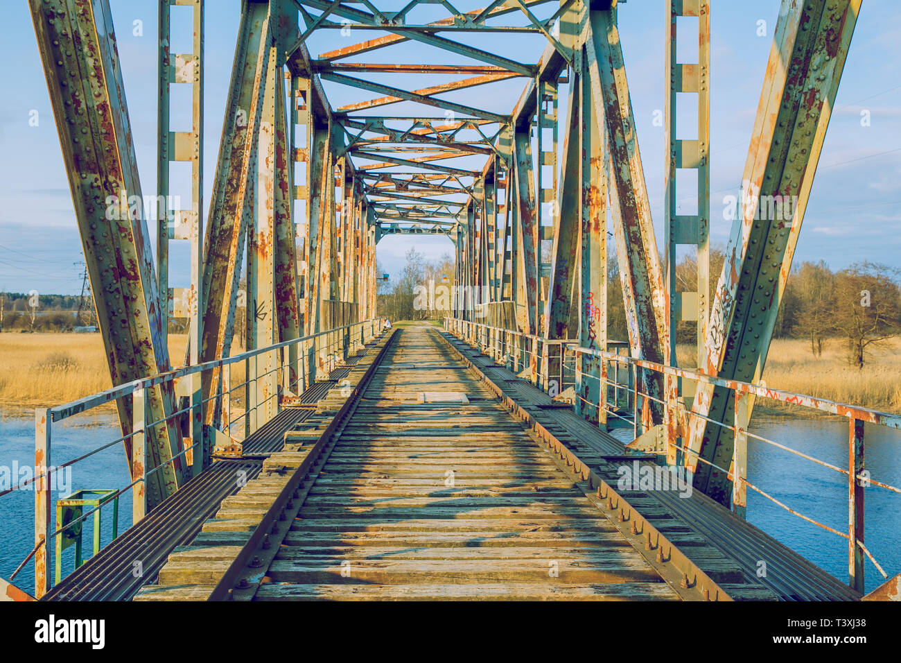 Broken bridge support hi-res stock photography and images - Alamy