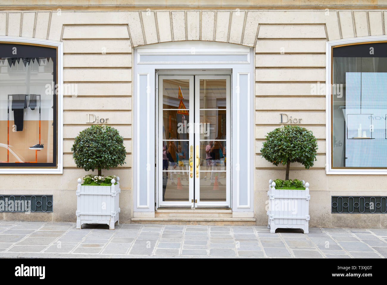 PARIS, FRANCE - JULY 22, 2017: Dior fashion luxury store entrance in ...