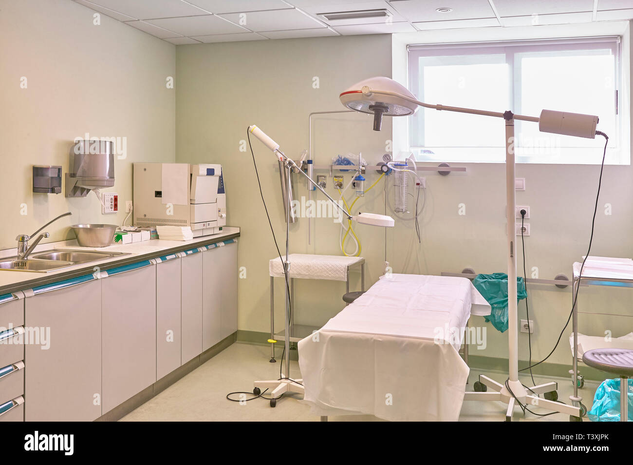 Hospital equipped medical examination room. Healthcare diagnosis ...