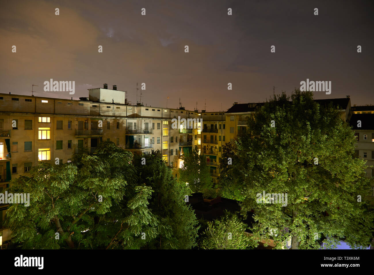 Beautiful buildings illuminated windows hi-res stock photography and ...