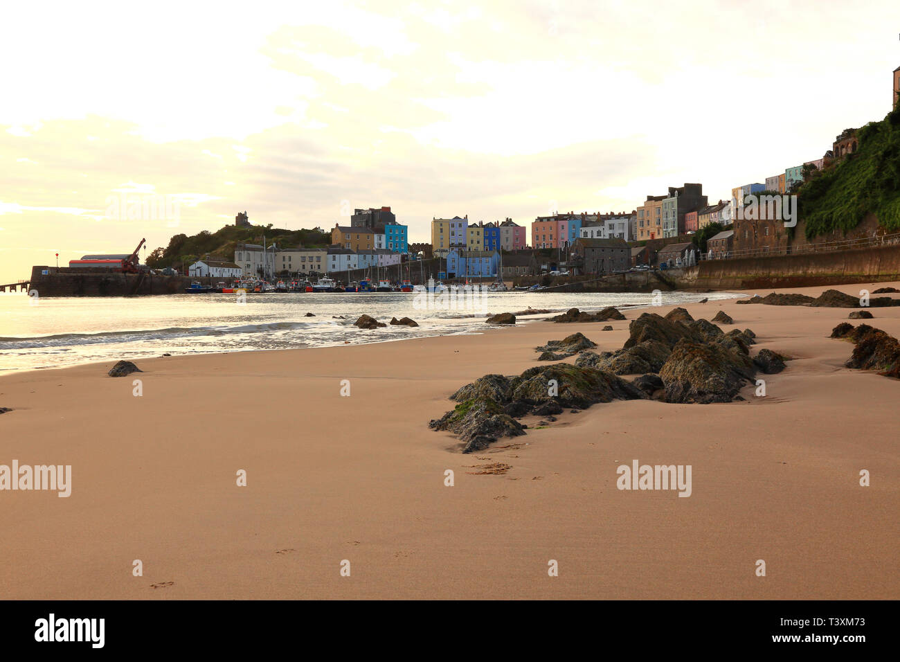 Early Morning at Tenby North Beach Stock Photo - Alamy