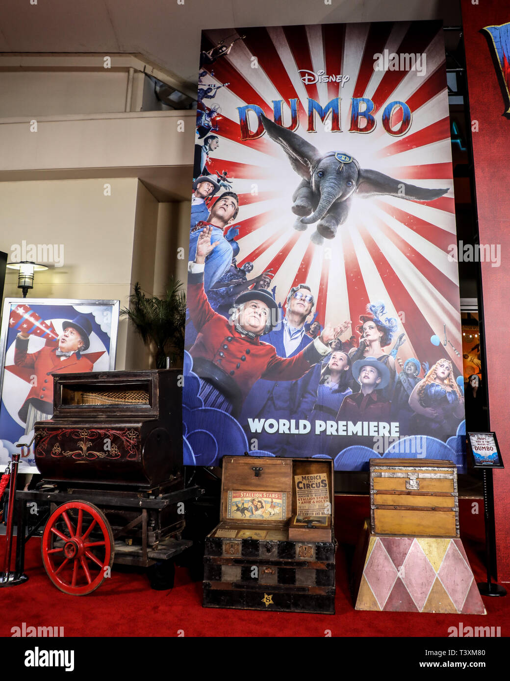 Disney film dumbo hi-res stock photography and images - Alamy