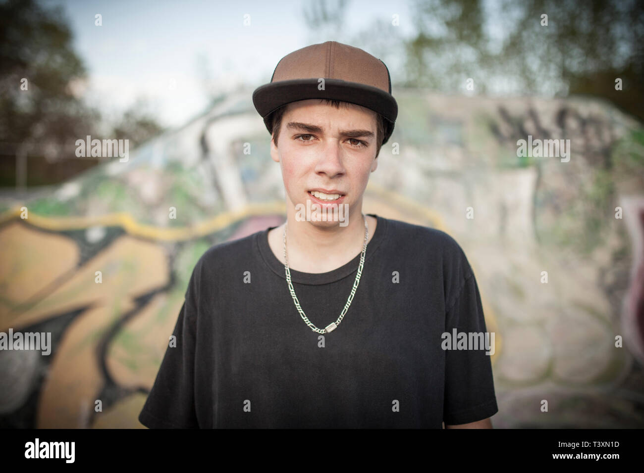 Muscular man skateboarding hi-res stock photography and images - Alamy