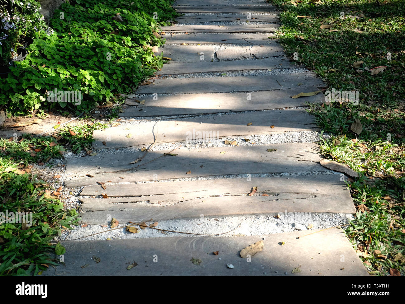 Paving gravel pathway hi-res stock photography and images - Alamy