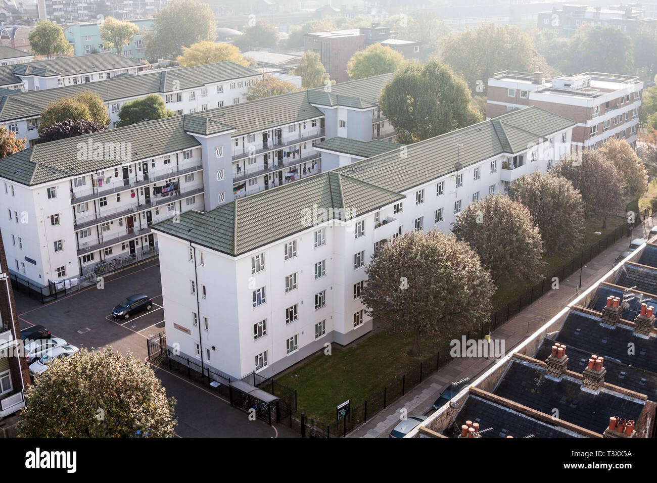 A misty London skyline,England,UK viewed from Tower Hamlets Stock Photo ...