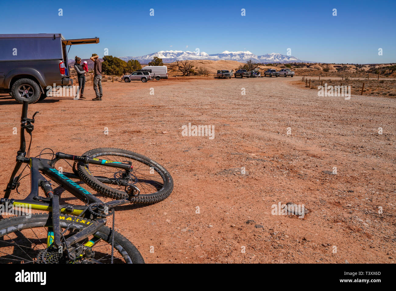Mountain Bikers Leaving The Trailhead Stock Photo - Alamy