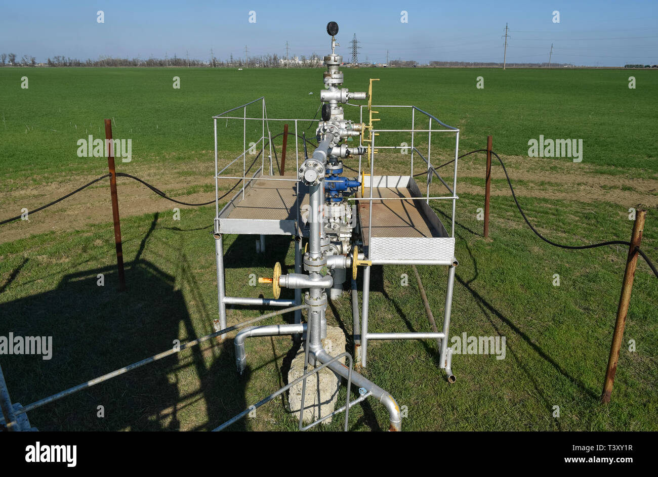 Oil well. The equipment and technologies on oil fields Stock Photo - Alamy
