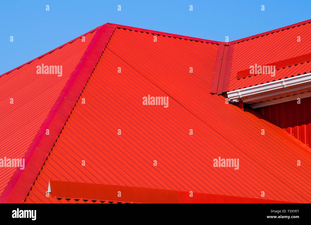 Red corrugated roof. The house roof of corrugated sheet Stock Photo - Alamy