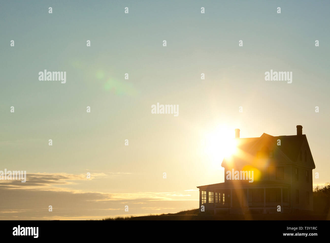Flare behind house hi-res stock photography and images - Alamy