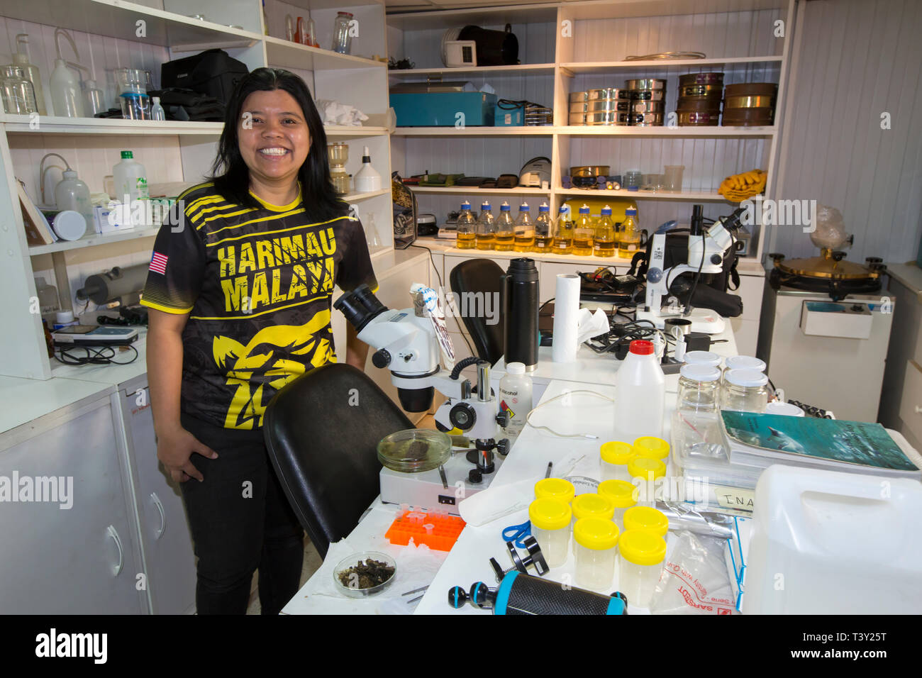 Antarctic scientist woman hi-res stock photography and images - Alamy