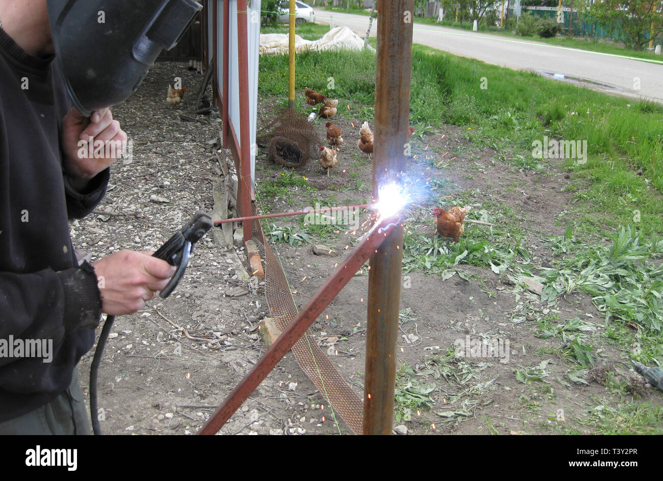 Welding of steel square pipe electric welding. The use of electric ...