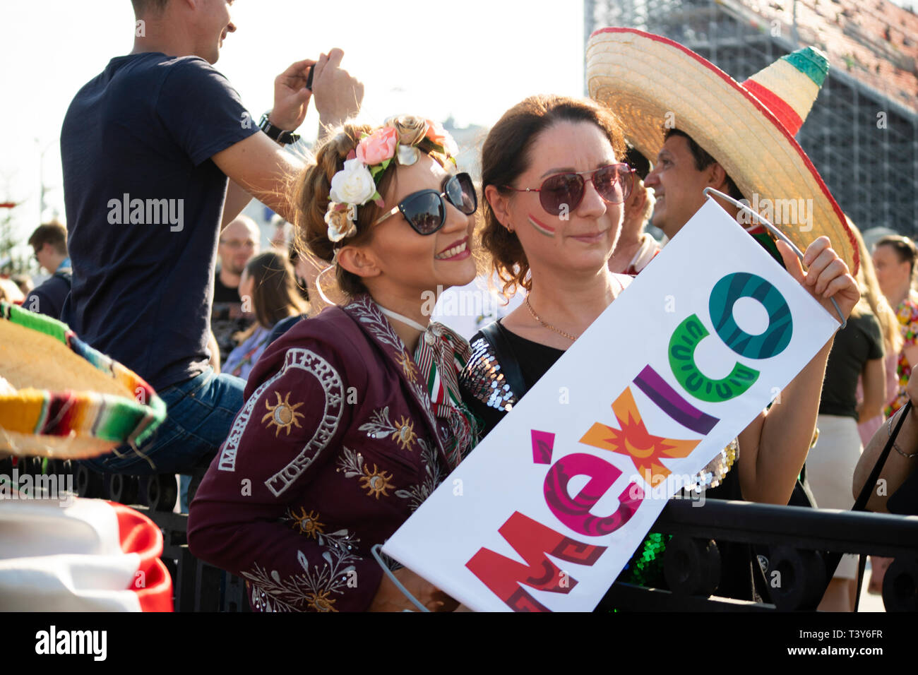 Female mexican football fan hi-res stock photography and images - Alamy