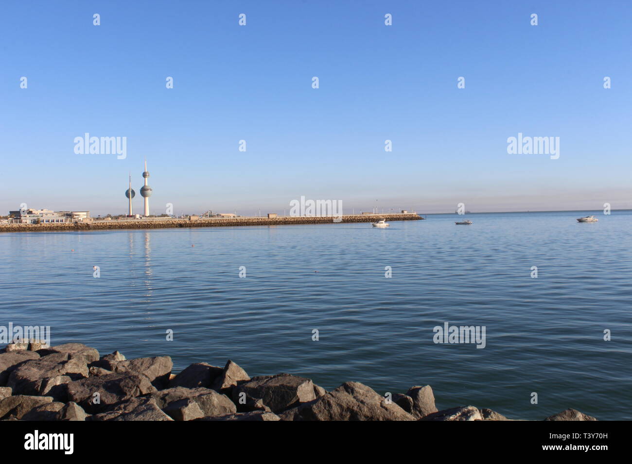 kuwait nature beauty night and day Stock Photo - Alamy