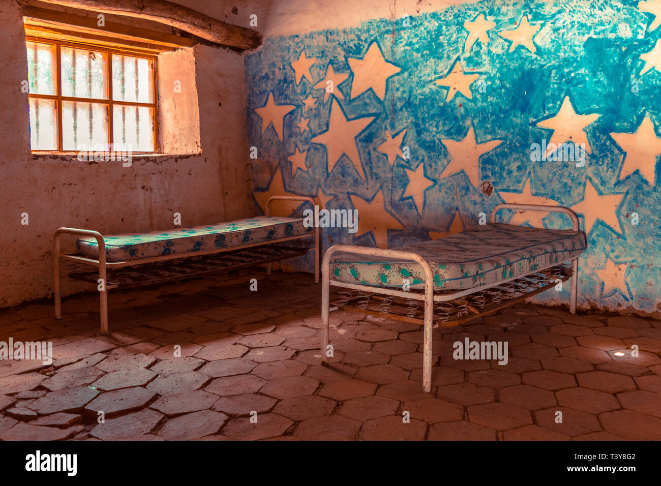 Rusty bed frame hi-res stock photography and images - Alamy