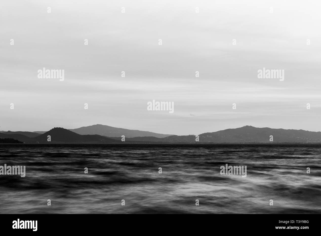 Moving waves hi-res stock photography and images - Alamy