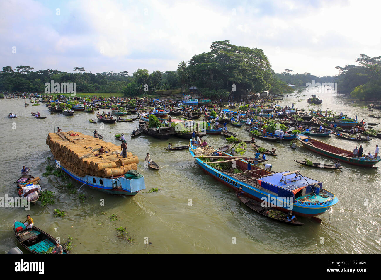 Agricultural floating market at Najirpur in Pirojpur district ...
