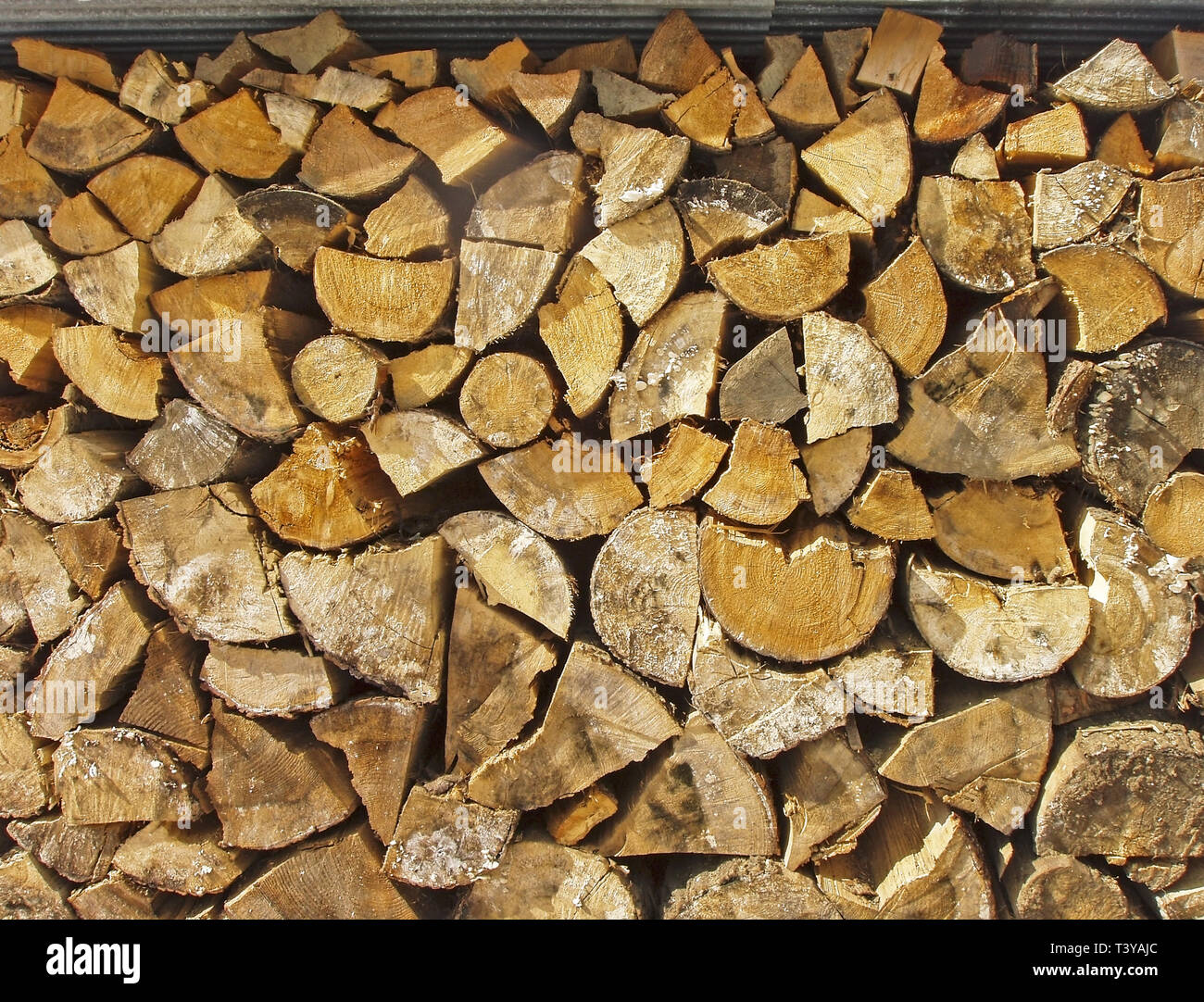 Stack of logs Stock Photo - Alamy