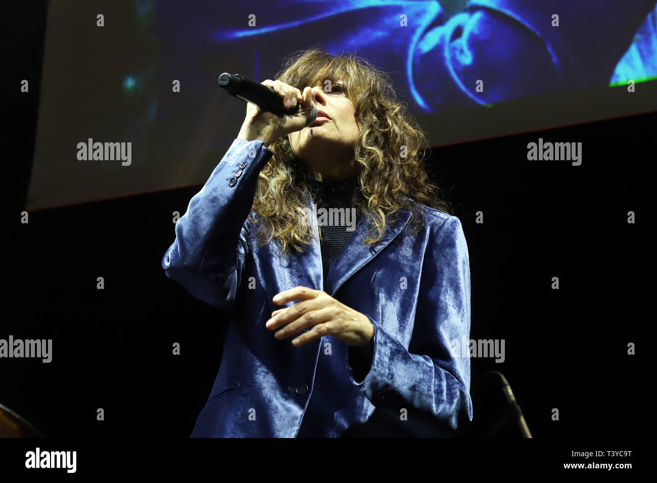 Alice italian singer hi-res stock photography and images - Alamy