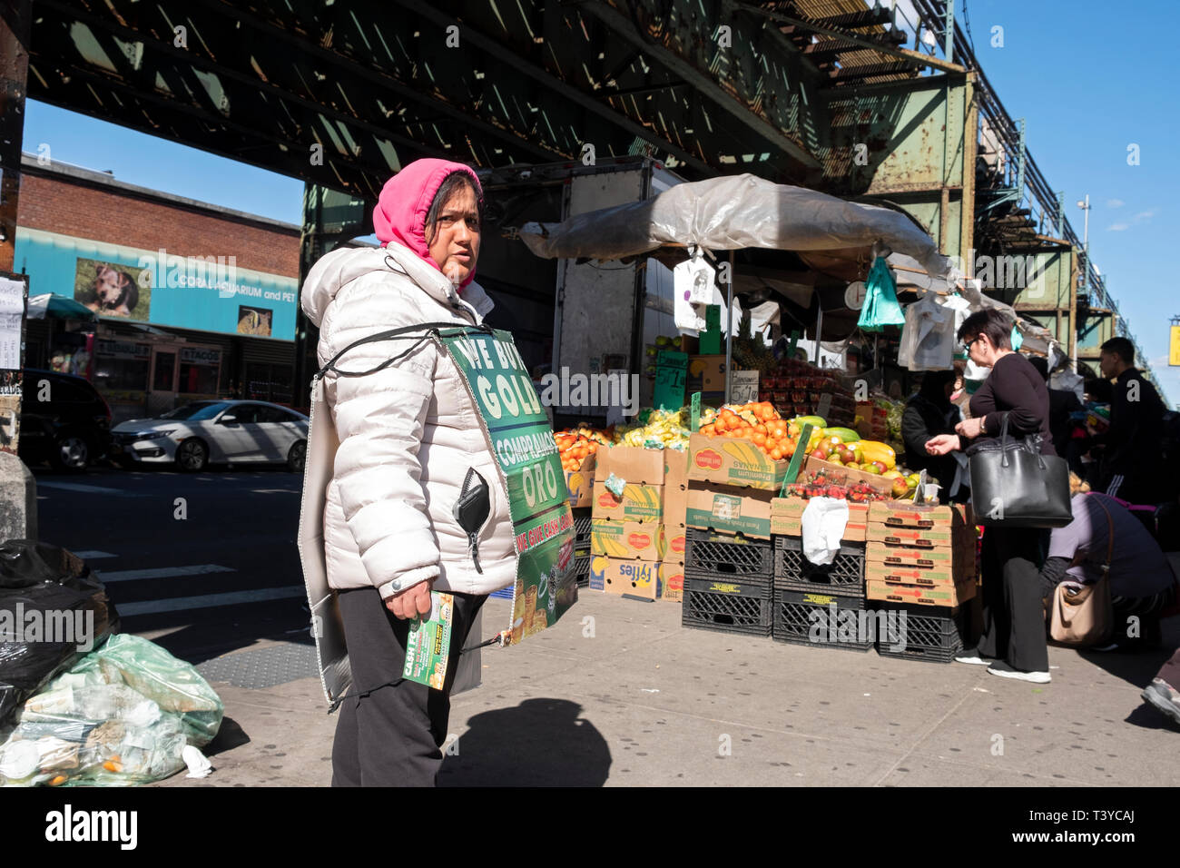 Giving out leaflets hi-res stock photography and images - Alamy