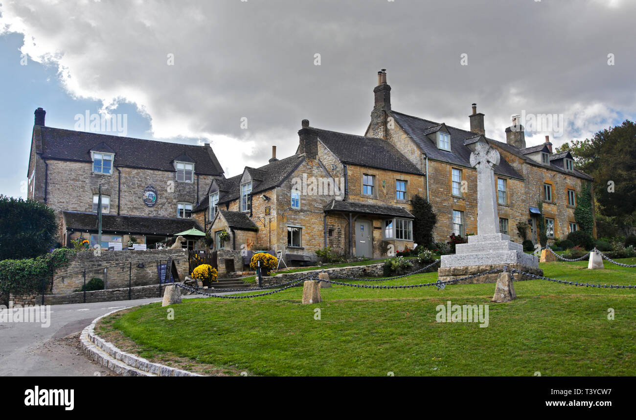 Coach and horses pubs hi-res stock photography and images - Alamy
