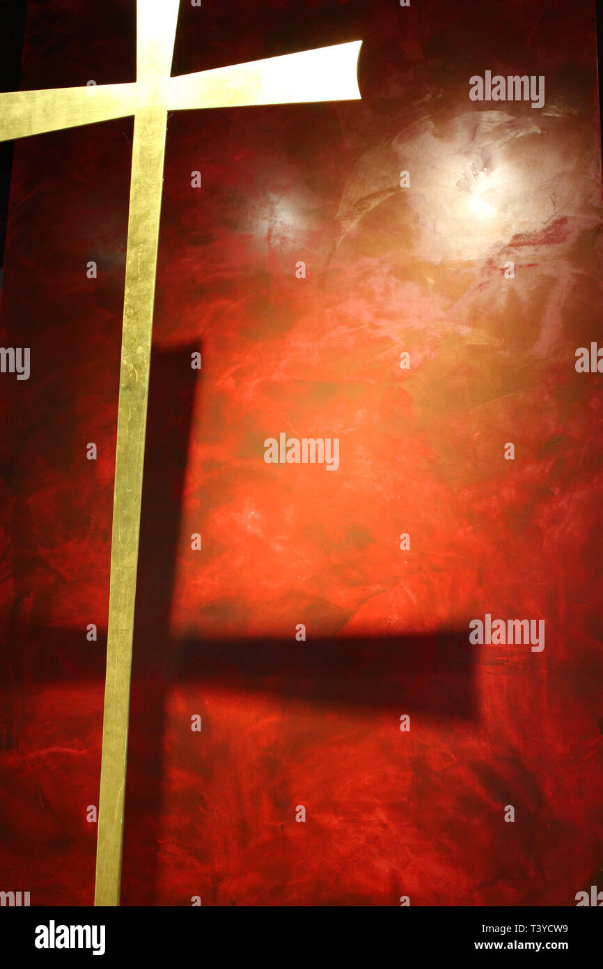 Jesus on a golden cross hi-res stock photography and images - Alamy