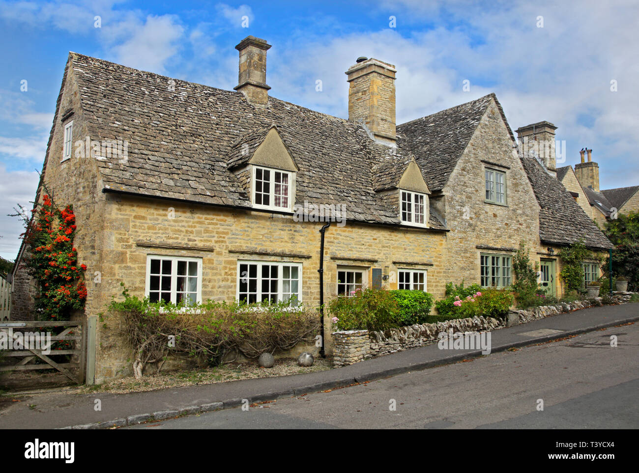 Cottages in Great Rissington, Gloucestershire, England Stock Photo - Alamy