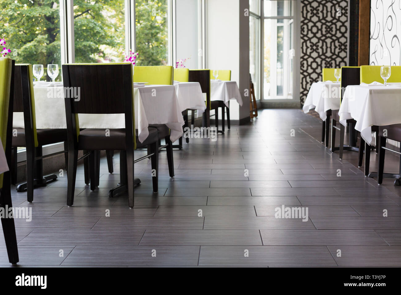 Set tables in Thai restaurant Stock Photo - Alamy