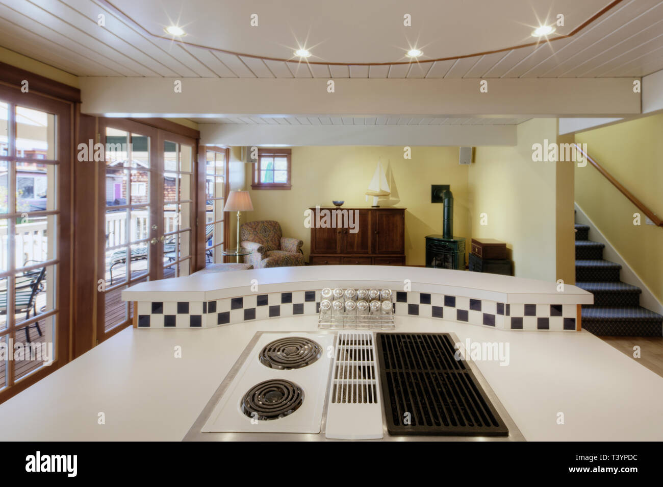 Stove top on kitchen counter Stock Photo - Alamy