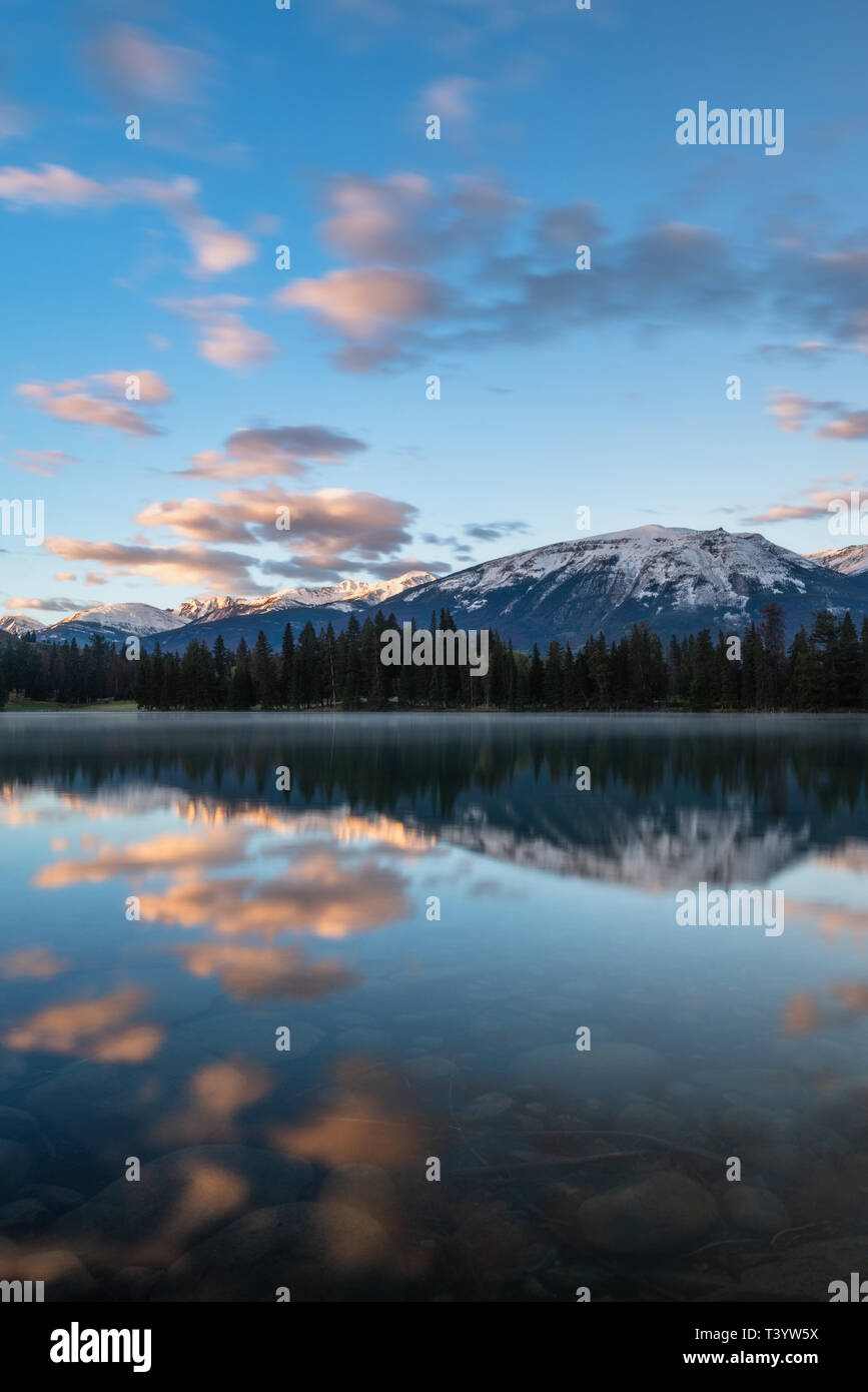 Alberta golden hour sunrise sunset hi-res stock photography and images ...
