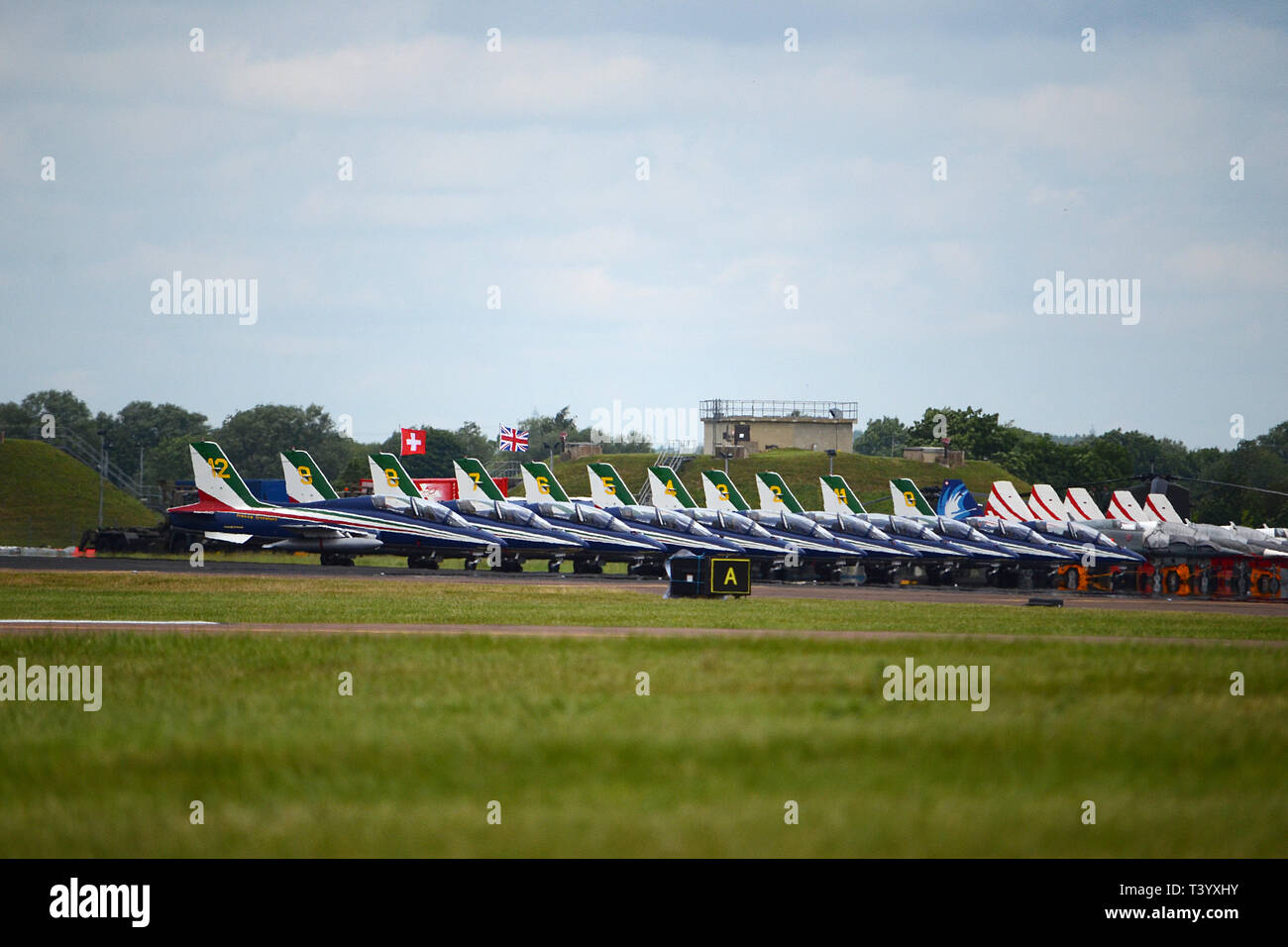 Airfield performance hi-res stock photography and images - Alamy