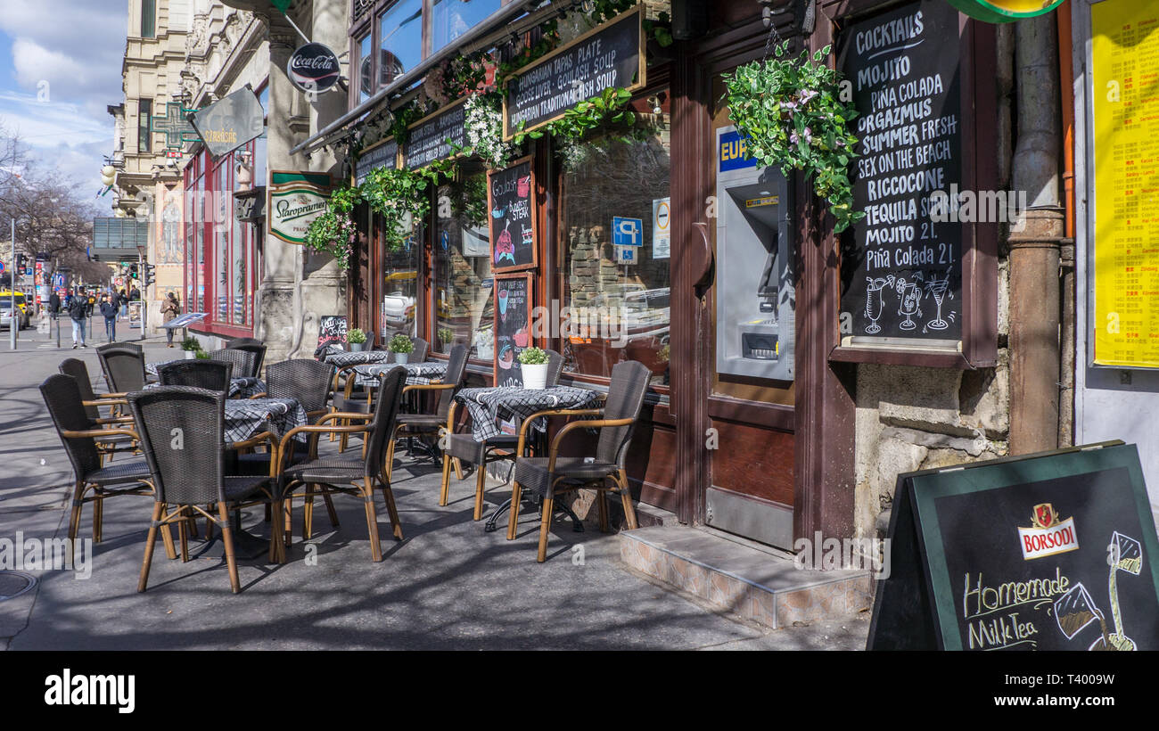 Restaurant table in budapest hi-res stock photography and images - Alamy
