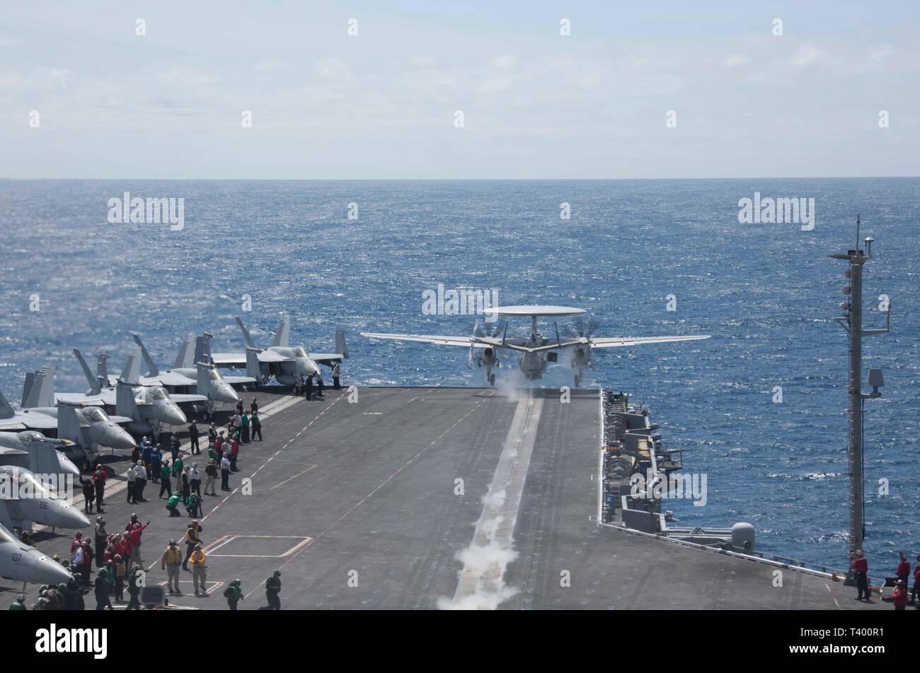 Part 121 carrier hi-res stock photography and images - Alamy