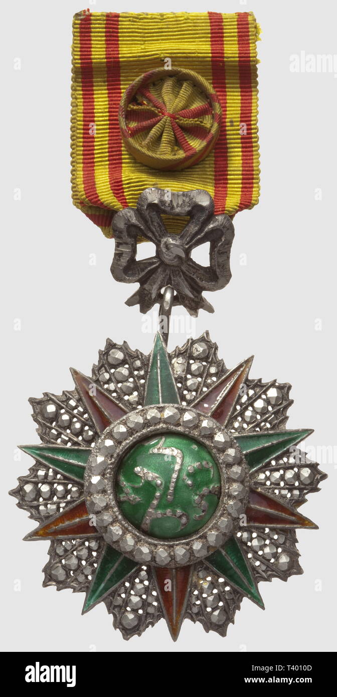 Ordre du Nicham-Iftikar, Mohamed el Hadi 1902-1906. Officier, fabr. tunisienne, en argent ...
