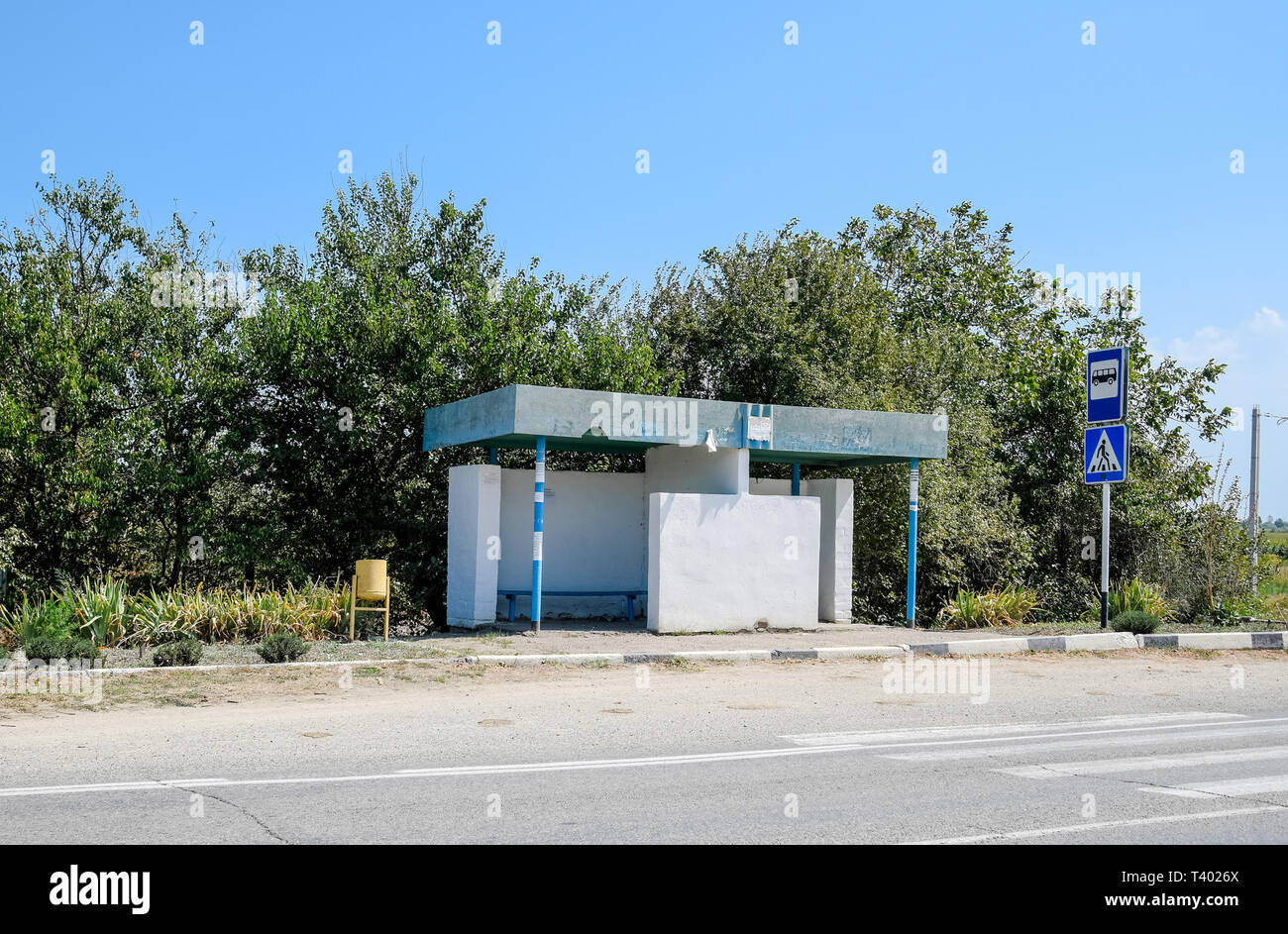 Bus stop in the countryside. Rural landscape Stock Photo - Alamy