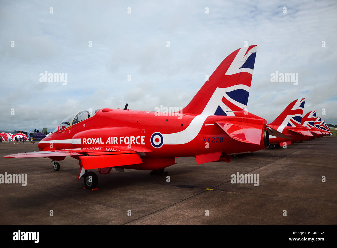 Queen red arrows hi-res stock photography and images - Alamy