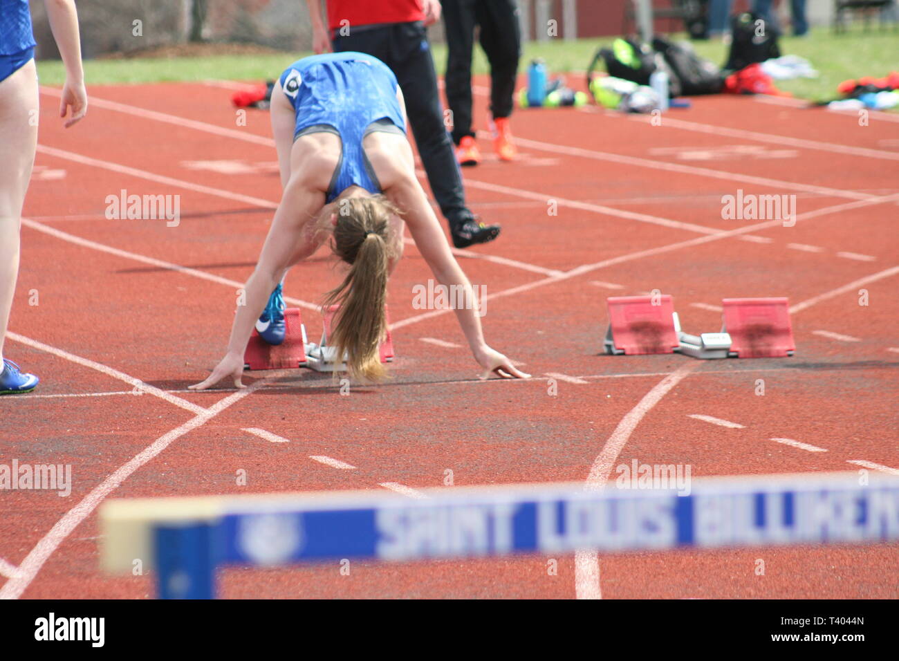 Runners reading for the race Stock Photo - Alamy