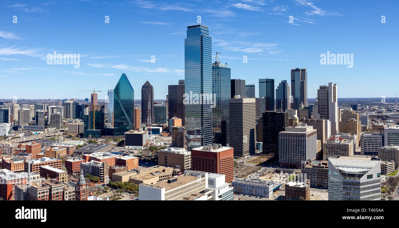 Downtown dallas skyline view hi-res stock photography and images - Alamy
