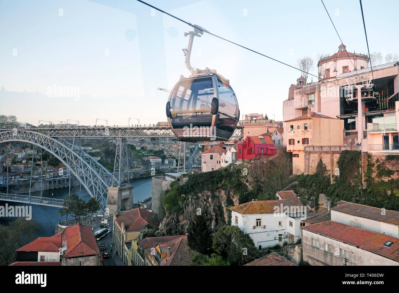 Cable car gaia hi-res stock photography and images - Alamy