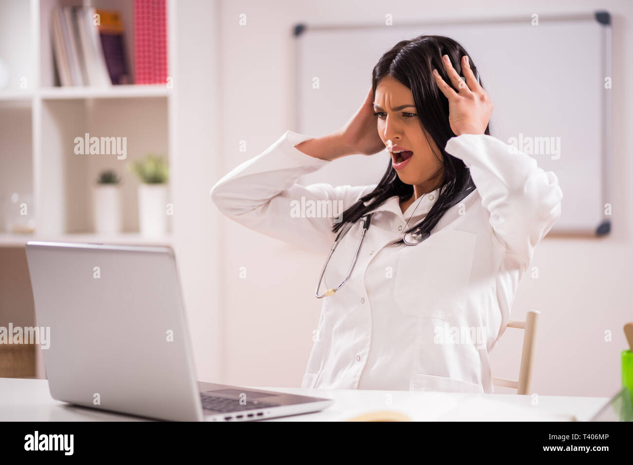 Angry female doctor hi-res stock photography and images - Alamy