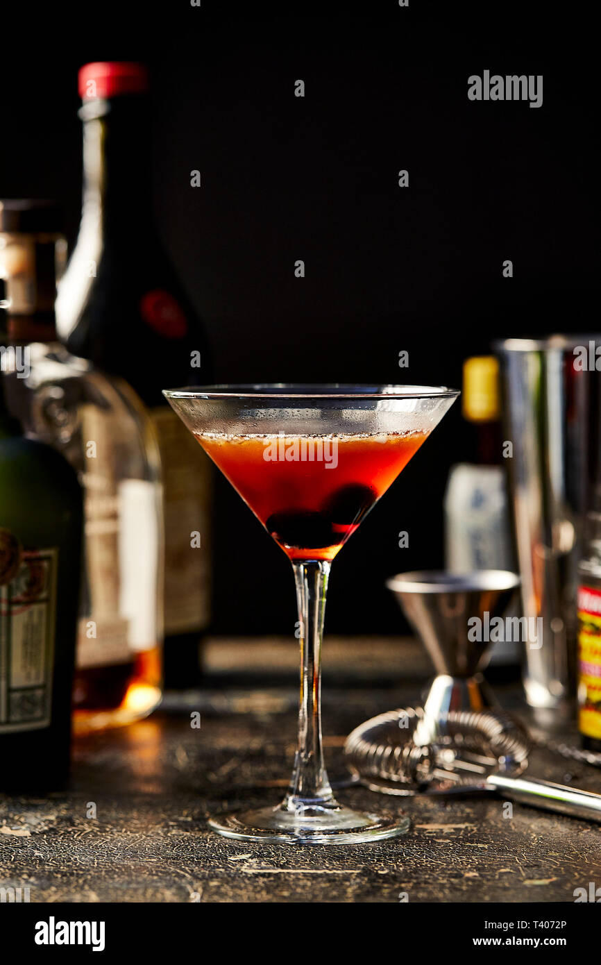 Bourbon manhattan hi-res stock photography and images - Alamy