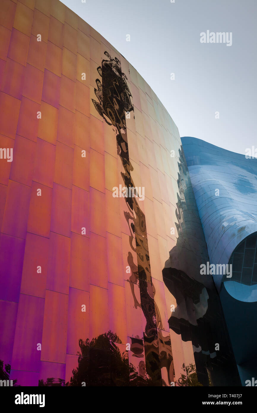 Pop art futuristic building hi-res stock photography and images - Alamy