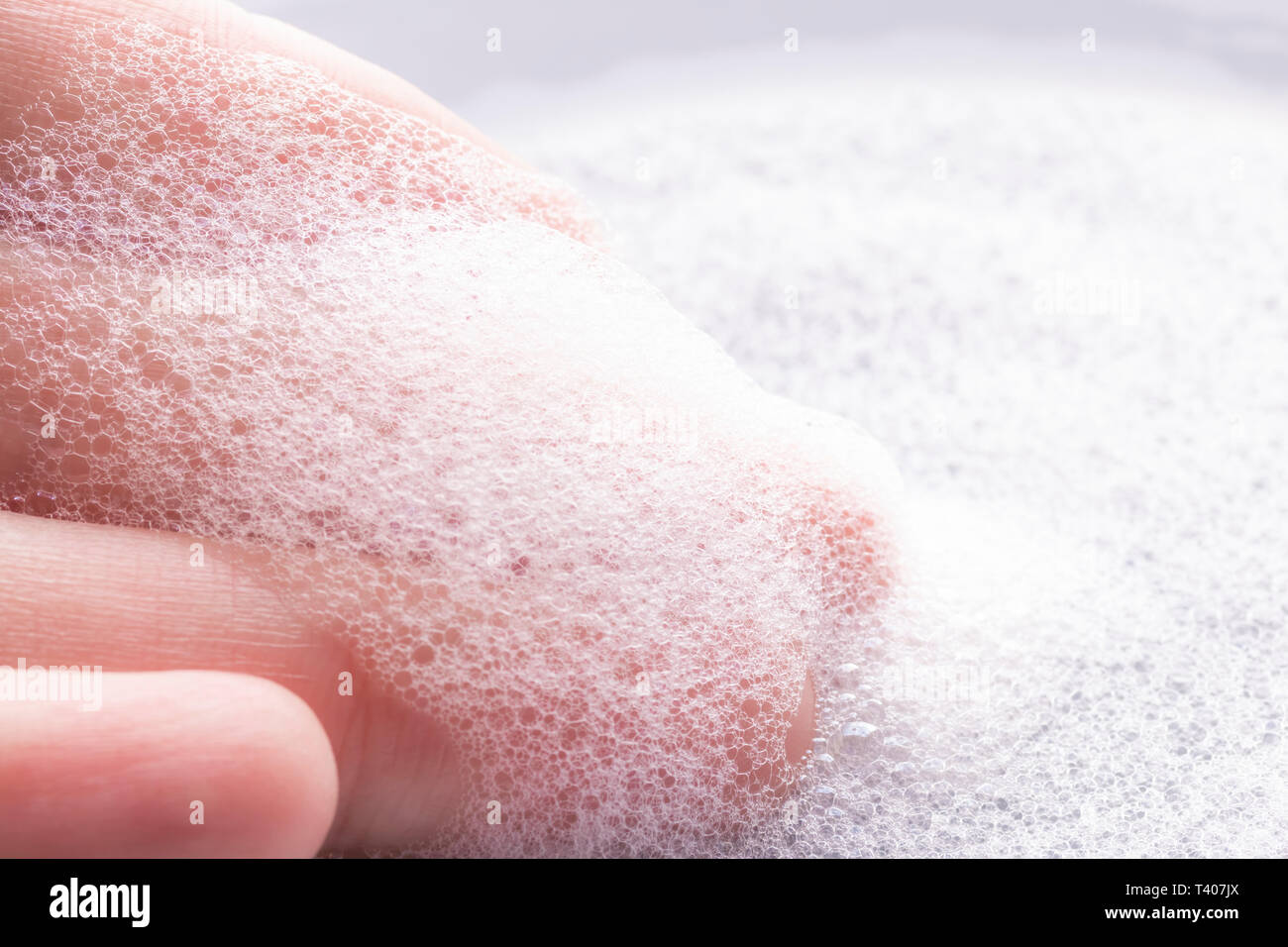 Memory foam hand hi-res stock photography and images - Alamy
