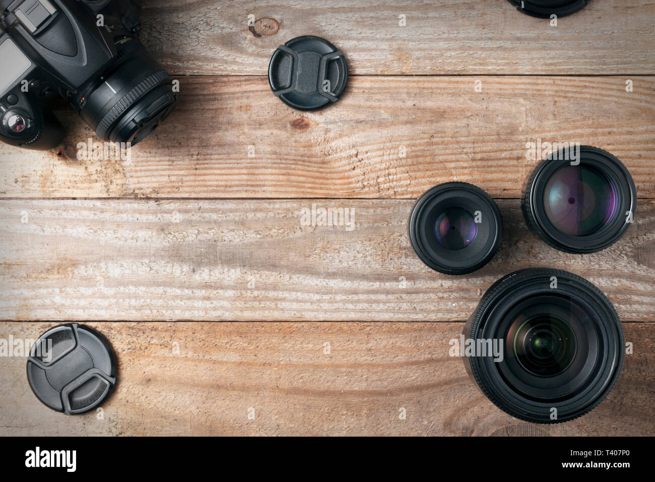 Camera dslr table hi-res stock photography and images - Alamy