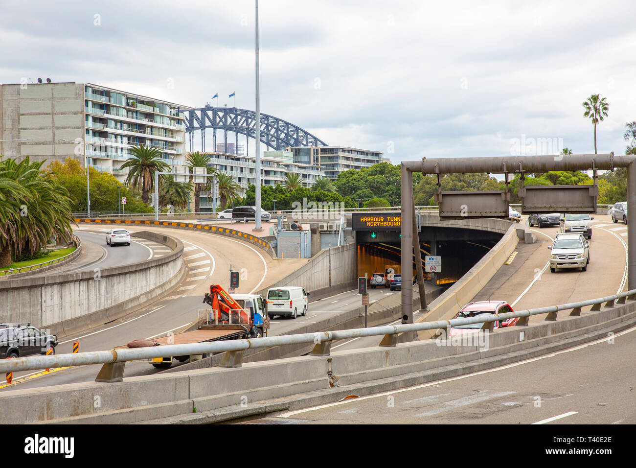 Car expressway hi-res stock photography and images - Alamy