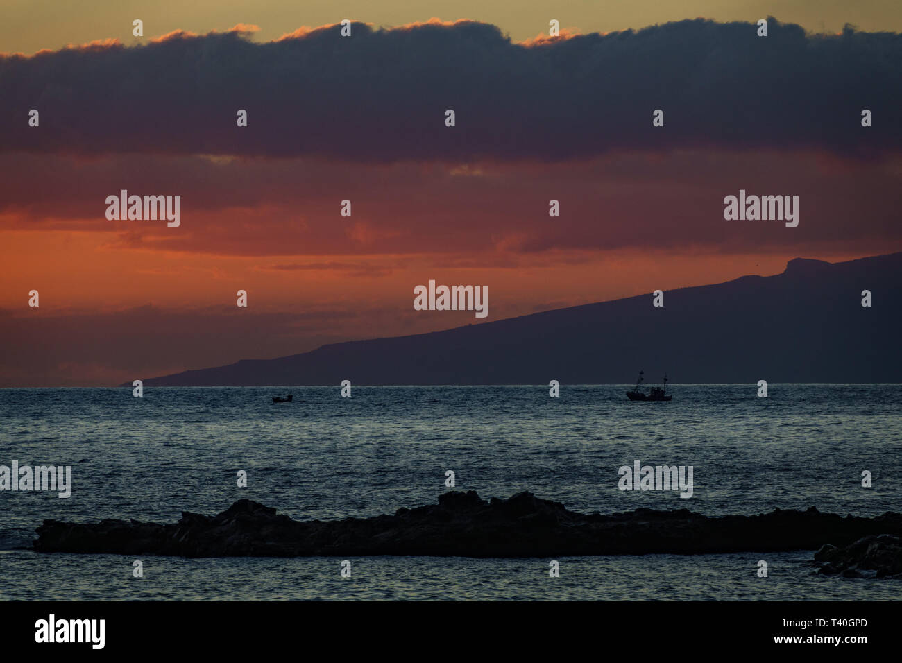 Long shot dark cloudy hi-res stock photography and images - Alamy