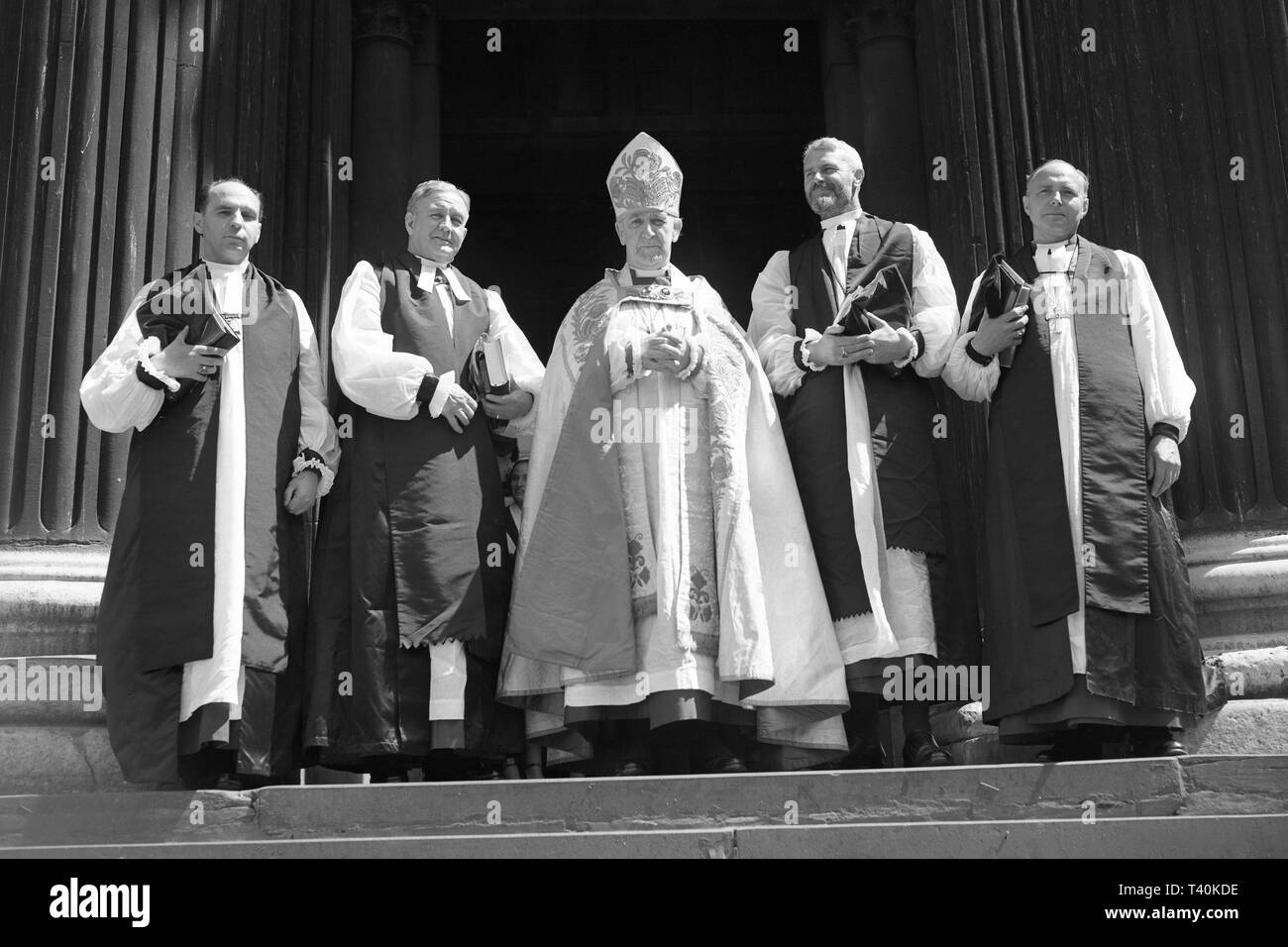 Suffragan bishops hi-res stock photography and images - Alamy